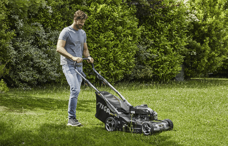 Comment nettoyer une tondeuse thermique ? - Stuggi Comment nettoyer une tondeuse thermique ? - Stuggi